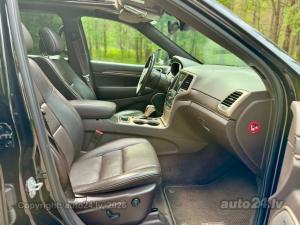 Melns Jeep Grand Cherokee 2017 Tallina, ar dzinēja tilpumu 3.00 L un nobraukumu 170 tūkst. km par 19500 €, foto 12 vietnē AUTOMOTO.COM.LV