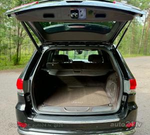 Melns Jeep Grand Cherokee 2017 Tallina, ar dzinēja tilpumu 3.00 L un nobraukumu 170 tūkst. km par 19500 €, foto 15 vietnē AUTOMOTO.COM.LV