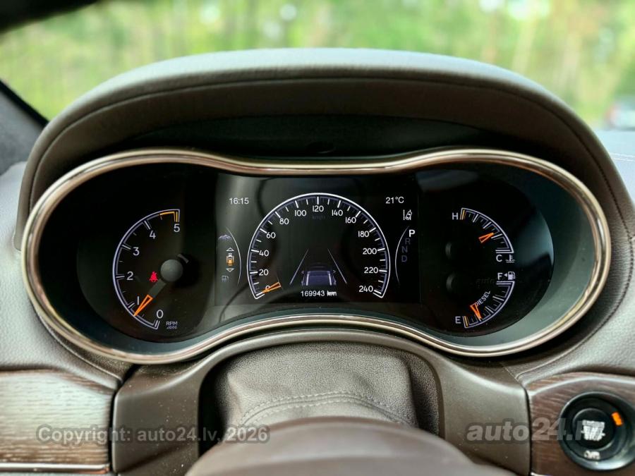 Melns Jeep Grand Cherokee 2017 Tallina, ar dzinēja tilpumu 3.00 L un nobraukumu 170 tūkst. km par 19500 €, foto 16 vietnē AUTOMOTO.COM.LV