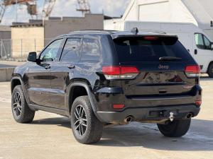 Melns Jeep Grand Cherokee 2017 Šauļi, ar dzinēja tilpumu 5.65 L un nobraukumu 210 tūkst. km par 13400 €, foto 5 vietnē AUTOMOTO.COM.LV