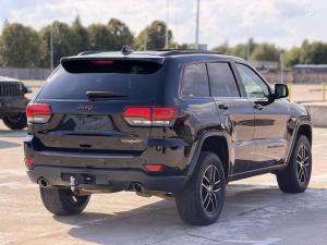 Melns Jeep Grand Cherokee 2017 Šauļi, ar dzinēja tilpumu 5.65 L un nobraukumu 210 tūkst. km par 13400 €, foto 7 vietnē AUTOMOTO.COM.LV