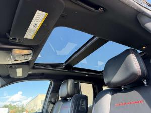 Melns Jeep Grand Cherokee 2017 Šauļi, ar dzinēja tilpumu 5.65 L un nobraukumu 210 tūkst. km par 13400 €, foto 10 vietnē AUTOMOTO.COM.LV