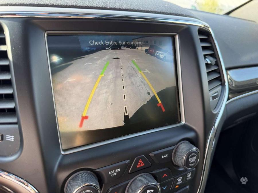 Melns Jeep Grand Cherokee 2017 Šauļi, ar dzinēja tilpumu 5.65 L un nobraukumu 210 tūkst. km par 13400 €, foto 13 vietnē AUTOMOTO.COM.LV