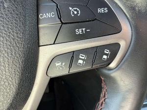 Melns Jeep Grand Cherokee 2017 Šauļi, ar dzinēja tilpumu 5.65 L un nobraukumu 210 tūkst. km par 13400 €, foto 15 vietnē AUTOMOTO.COM.LV