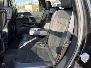 Melns Jeep Grand Cherokee 2017 Šauļi, ar dzinēja tilpumu 5.65 L un nobraukumu 210 tūkst. km par 13400 €, foto 21 vietnē AUTOMOTO.COM.LV