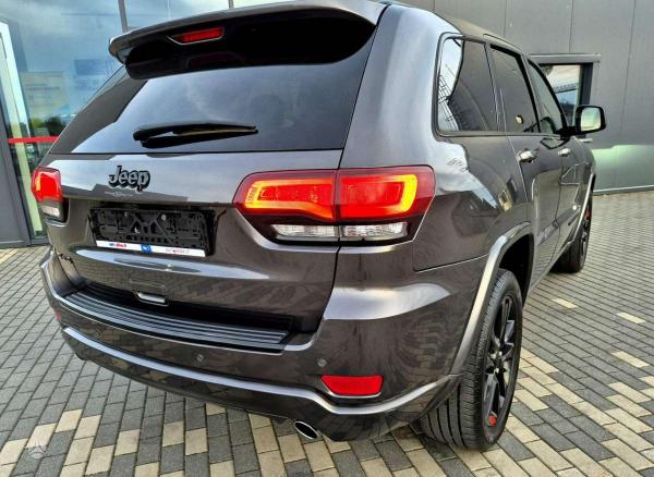 Melns Jeep Grand Cherokee 2017 Šauļi, ar dzinēja tilpumu 3.60 L un nobraukumu 198 tūkst. km par 14500 €, foto 9 vietnē AUTOMOTO.COM.LV
