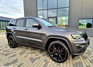 Black Jeep Grand Cherokee 2017 in Siauliai, with an engine capacity of 3.60 L and mileage of 198 thousand km for 14500 €, photo 10 on AUTOMOTO.COM.LV