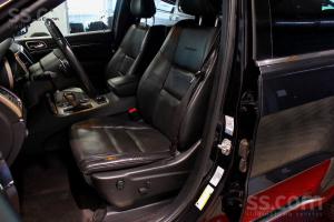 Melns Jeep Grand Cherokee 2017 Rīga, ar dzinēja tilpumu 3.00 L un nobraukumu 184 tūkst. km par 17850 €, foto 12 vietnē AUTOMOTO.COM.LV