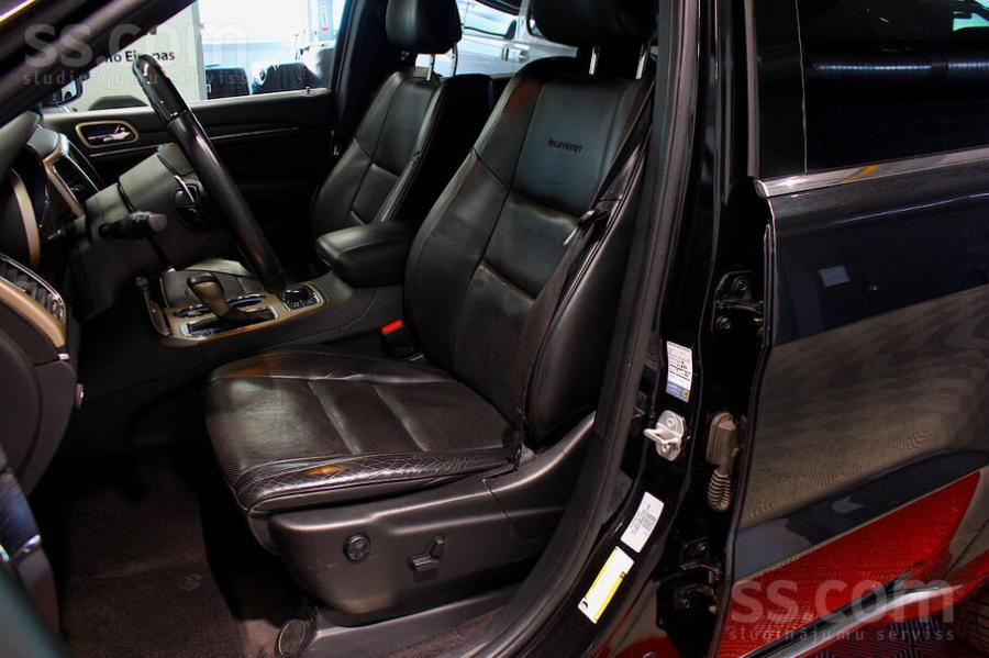 Melns Jeep Grand Cherokee 2017 Rīga, ar dzinēja tilpumu 3.00 L un nobraukumu 184 tūkst. km par 17850 €, foto 12 vietnē AUTOMOTO.COM.LV