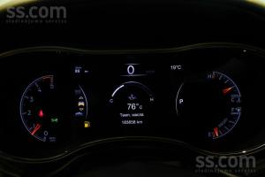 Melns Jeep Grand Cherokee 2017 Rīga, ar dzinēja tilpumu 3.00 L un nobraukumu 184 tūkst. km par 17850 €, foto 14 vietnē AUTOMOTO.COM.LV