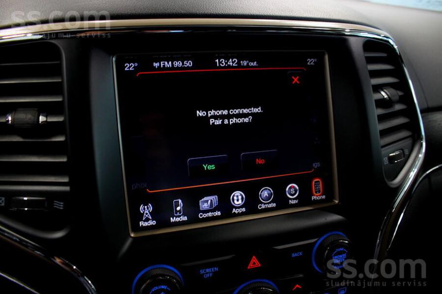 Melns Jeep Grand Cherokee 2017 Rīga, ar dzinēja tilpumu 3.00 L un nobraukumu 184 tūkst. km par 17850 €, foto 18 vietnē AUTOMOTO.COM.LV
