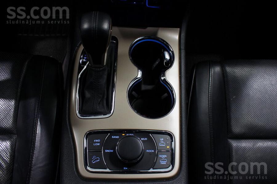 Melns Jeep Grand Cherokee 2017 Rīga, ar dzinēja tilpumu 3.00 L un nobraukumu 184 tūkst. km par 17850 €, foto 21 vietnē AUTOMOTO.COM.LV