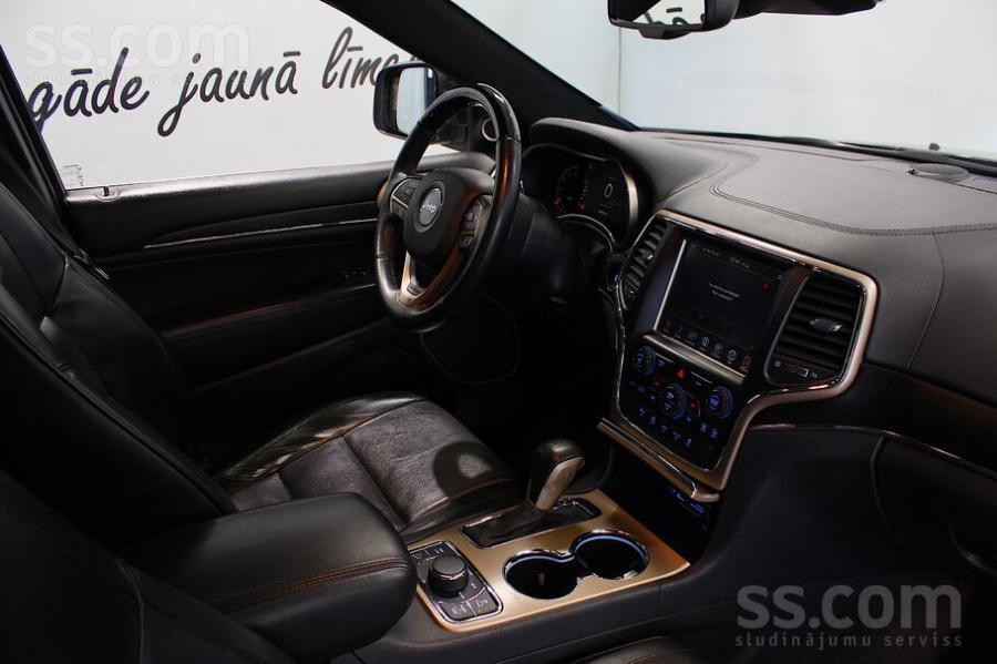Melns Jeep Grand Cherokee 2017 Rīga, ar dzinēja tilpumu 3.00 L un nobraukumu 184 tūkst. km par 17850 €, foto 22 vietnē AUTOMOTO.COM.LV
