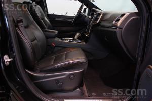 Melns Jeep Grand Cherokee 2017 Rīga, ar dzinēja tilpumu 3.00 L un nobraukumu 184 tūkst. km par 17850 €, foto 23 vietnē AUTOMOTO.COM.LV