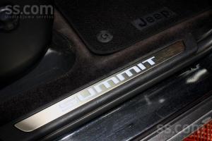 Melns Jeep Grand Cherokee 2017 Rīga, ar dzinēja tilpumu 3.00 L un nobraukumu 184 tūkst. km par 17850 €, foto 25 vietnē AUTOMOTO.COM.LV