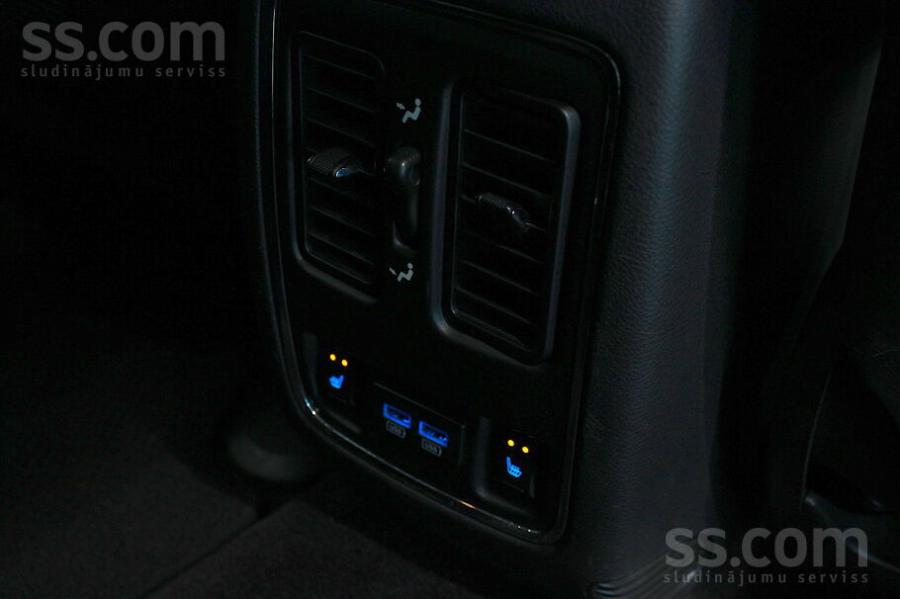 Melns Jeep Grand Cherokee 2017 Rīga, ar dzinēja tilpumu 3.00 L un nobraukumu 184 tūkst. km par 17850 €, foto 27 vietnē AUTOMOTO.COM.LV