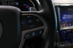 Melns Jeep Grand Cherokee 2017 Rīga, ar dzinēja tilpumu 3.00 L un nobraukumu 184 tūkst. km par 17850 €, foto 29 vietnē AUTOMOTO.COM.LV