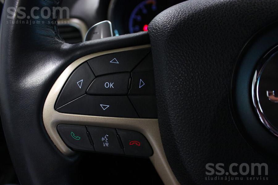 Melns Jeep Grand Cherokee 2017 Rīga, ar dzinēja tilpumu 3.00 L un nobraukumu 184 tūkst. km par 17850 €, foto 30 vietnē AUTOMOTO.COM.LV