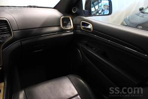 Melns Jeep Grand Cherokee 2017 Rīga, ar dzinēja tilpumu 3.00 L un nobraukumu 184 tūkst. km par 17850 €, foto 32 vietnē AUTOMOTO.COM.LV