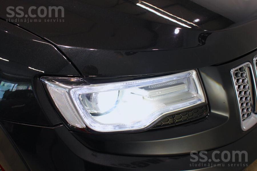 Melns Jeep Grand Cherokee 2017 Rīga, ar dzinēja tilpumu 3.00 L un nobraukumu 184 tūkst. km par 17850 €, foto 35 vietnē AUTOMOTO.COM.LV