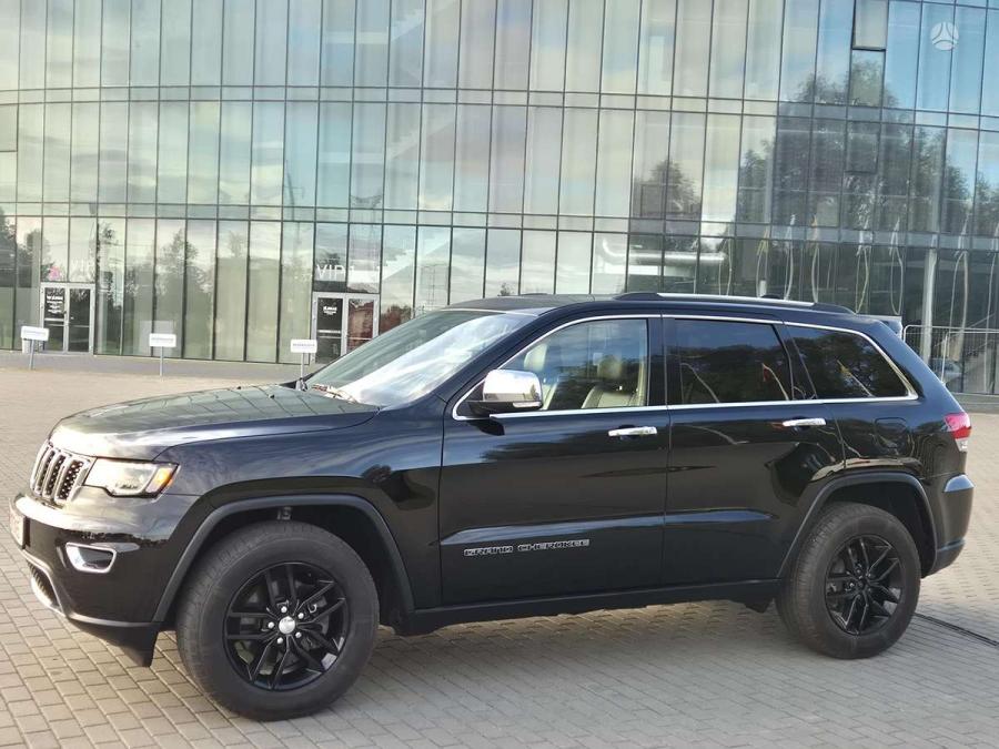 Melns Jeep Grand Cherokee 2017 Šauļi, ar dzinēja tilpumu 3.60 L un nobraukumu 200 tūkst. km par 15700 €, foto 8 vietnē AUTOMOTO.COM.LV