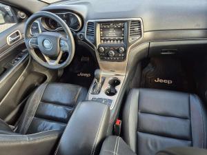 Melns Jeep Grand Cherokee 2017 Šauļi, ar dzinēja tilpumu 3.60 L un nobraukumu 200 tūkst. km par 15700 €, foto 13 vietnē AUTOMOTO.COM.LV