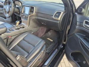 Melns Jeep Grand Cherokee 2017 Šauļi, ar dzinēja tilpumu 3.60 L un nobraukumu 200 tūkst. km par 15700 €, foto 15 vietnē AUTOMOTO.COM.LV