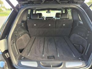Melns Jeep Grand Cherokee 2017 Šauļi, ar dzinēja tilpumu 3.60 L un nobraukumu 200 tūkst. km par 15700 €, foto 18 vietnē AUTOMOTO.COM.LV
