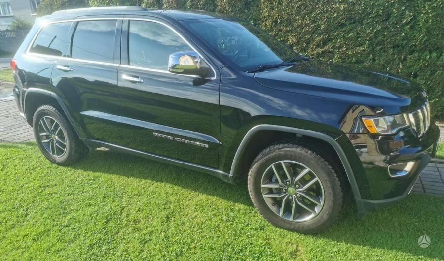 Melns Jeep Grand Cherokee 2017 Panevēža, ar dzinēja tilpumu 3.60 L un nobraukumu 261 tūkst. km par 13500 €, foto 1 vietnē AUTOMOTO.COM.LV