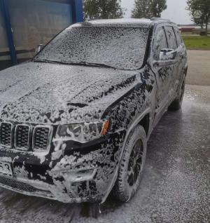 Melns Jeep Grand Cherokee 2017 Panevēža, ar dzinēja tilpumu 3.60 L un nobraukumu 261 tūkst. km par 13500 €, foto 5 vietnē AUTOMOTO.COM.LV