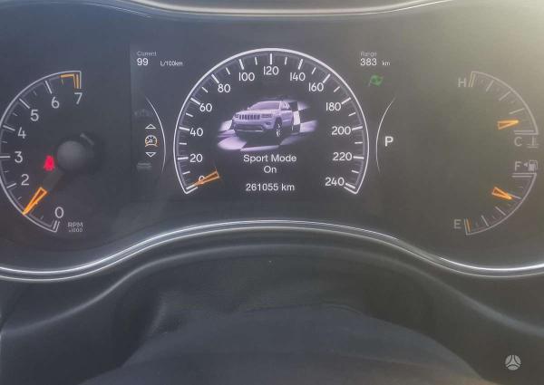 Jeep Grand Cherokee 2017 Panevēža vietnē Melns Jeep Grand Cherokee 2017 Panevēža, ar dzinēja tilpumu 3.60 L un nobraukumu 261 tūkst. km par 13500 €, foto 10 vietnē AUTOMOTO.COM.LV