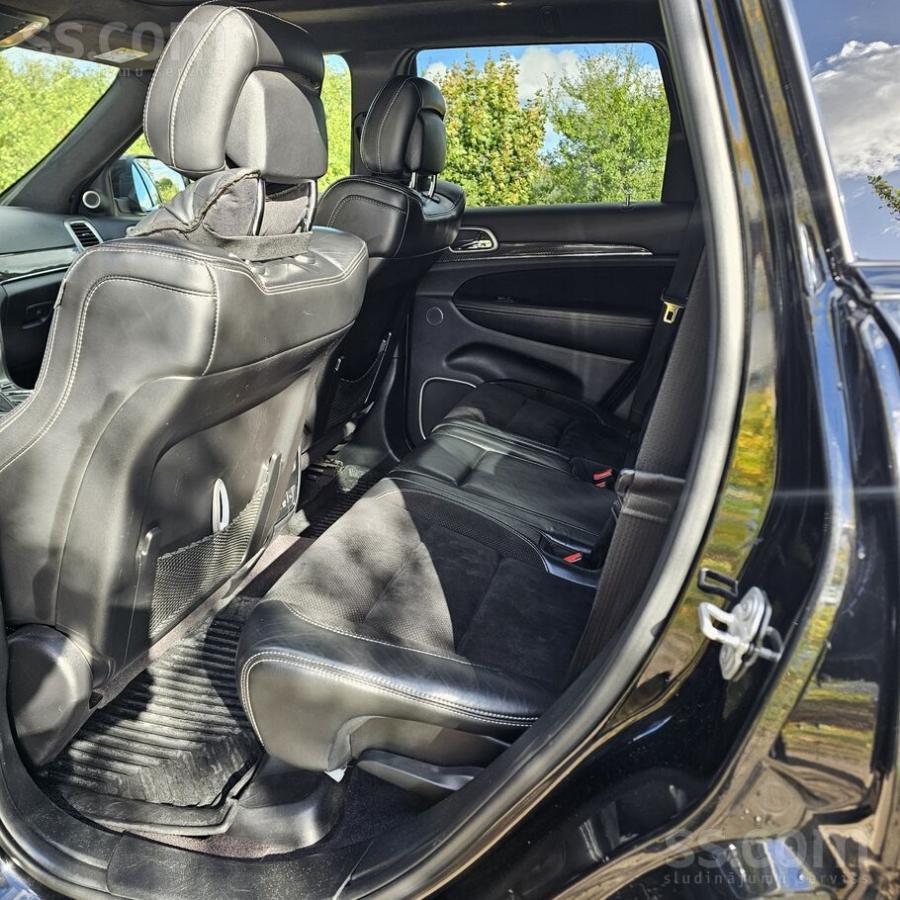 Melns Jeep Grand Cherokee 2017 Rīga, ar dzinēja tilpumu 6.40 L un nobraukumu 133 tūkst. km par 31700 €, foto 11 vietnē AUTOMOTO.COM.LV