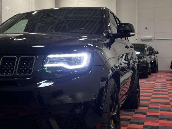 Black Jeep Grand Cherokee 2018 in Vilnius, with an engine capacity of 6.17 L and mileage of 83 thousand km for 60000 €, photo 8 on AUTOMOTO.COM.LV