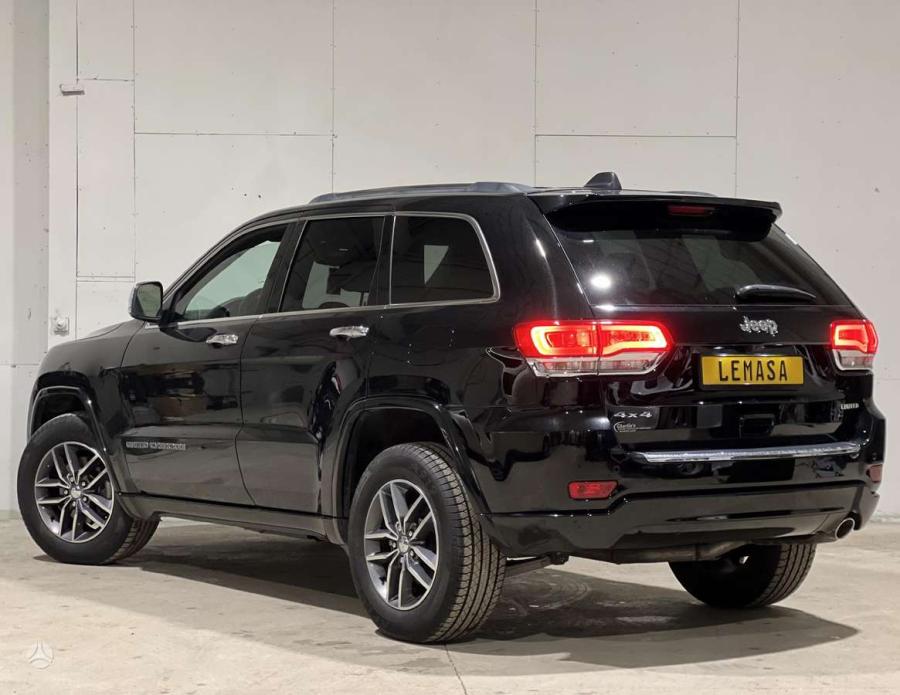 Black Jeep Grand Cherokee 2018 in Klaipeda, with an engine capacity of 3.60 L and mileage of 60 thousand km for 18999 €, photo 32 on AUTOMOTO.COM.LV