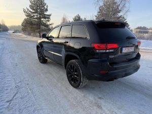 Black Jeep Grand Cherokee 2018 in Vilnius, with an engine capacity of 3.60 L and mileage of 112 thousand km for 19000 €, photo 3 on AUTOMOTO.COM.LV