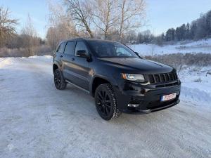 Black Jeep Grand Cherokee 2018 in Vilnius, with an engine capacity of 3.60 L and mileage of 112 thousand km for 19000 €, photo 4 on AUTOMOTO.COM.LV