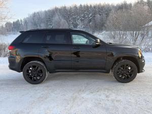 Black Jeep Grand Cherokee 2018 in Vilnius, with an engine capacity of 3.60 L and mileage of 112 thousand km for 19000 €, photo 5 on AUTOMOTO.COM.LV