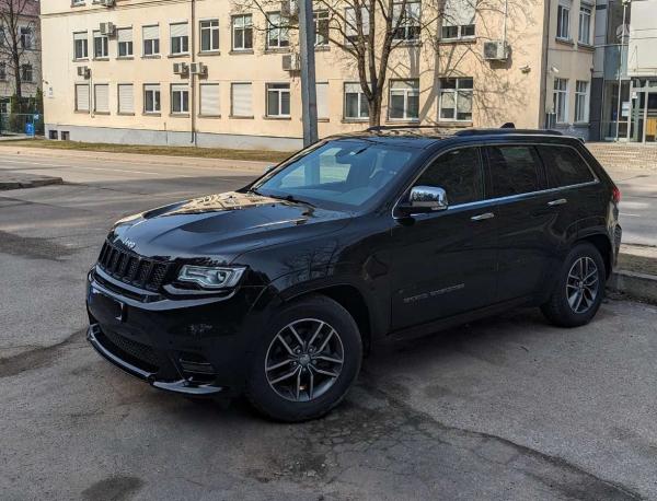 Black Jeep Grand Cherokee 2018 in Vilnius, with an engine capacity of 3.60 L and mileage of 125 thousand km for 21900 €, photo 3 on AUTOMOTO.COM.LV