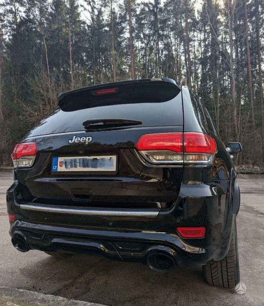 Black Jeep Grand Cherokee 2018 in Vilnius, with an engine capacity of 3.60 L and mileage of 125 thousand km for 21900 €, photo 9 on AUTOMOTO.COM.LV