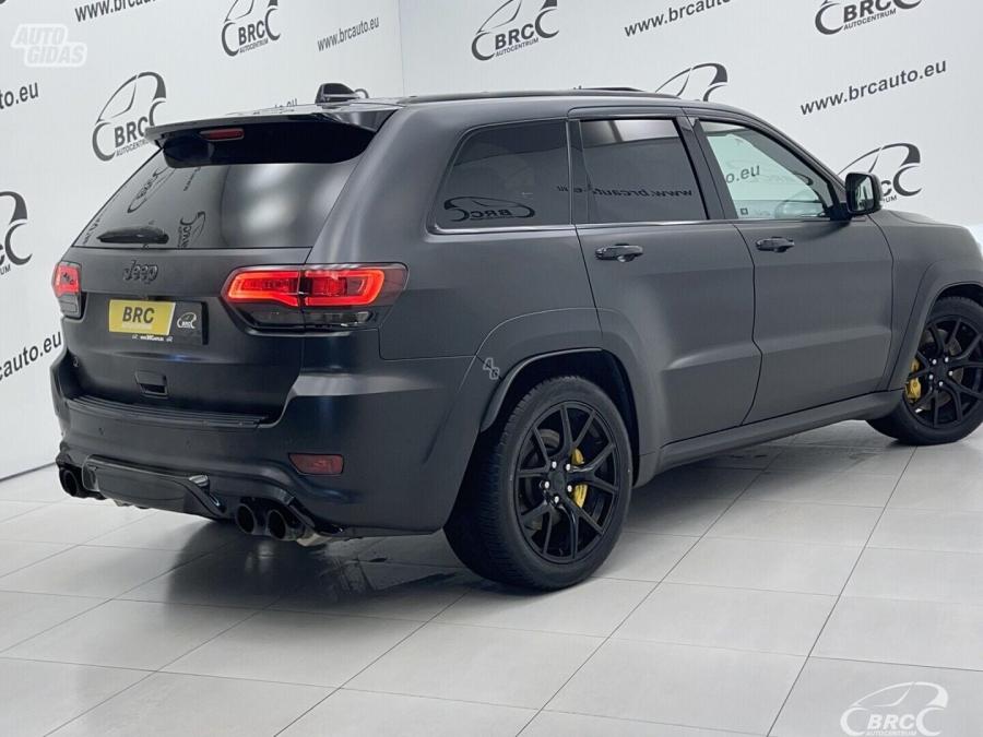 Black Jeep Grand Cherokee 2018 in Avizieniai, with an engine capacity of 6.20 L and mileage of 121 thousand km for 44900 €, photo 2 on AUTOMOTO.COM.LV