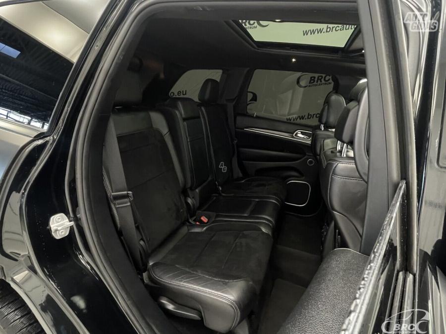Black Jeep Grand Cherokee 2018 in Avizieniai, with an engine capacity of 6.20 L and mileage of 121 thousand km for 44900 €, photo 15 on AUTOMOTO.COM.LV