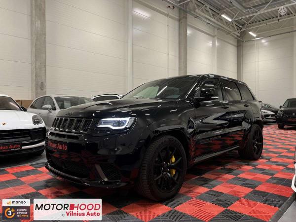 Black Jeep Grand Cherokee 2018 in Vilnius, with an engine capacity of 6.17 L and mileage of 83 thousand km for 59999 €, photo 1 on AUTOMOTO.COM.LV