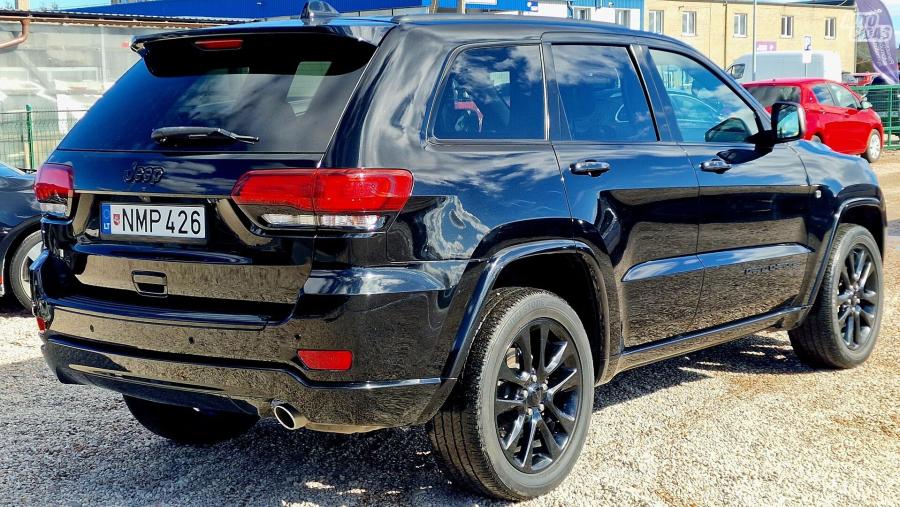 Melns Jeep Grand Cherokee 2018 Kretinga, ar dzinēja tilpumu 3.60 L un nobraukumu 93 tūkst. km par 18499 €, foto 4 vietnē AUTOMOTO.COM.LV