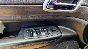 Melns Jeep Grand Cherokee 2018 Kretinga, ar dzinēja tilpumu 3.60 L un nobraukumu 93 tūkst. km par 17999 €, foto 9 vietnē AUTOMOTO.COM.LV