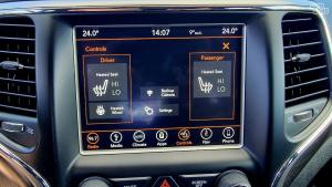 Melns Jeep Grand Cherokee 2018 Kretinga, ar dzinēja tilpumu 3.60 L un nobraukumu 93 tūkst. km par 17999 €, foto 18 vietnē AUTOMOTO.COM.LV