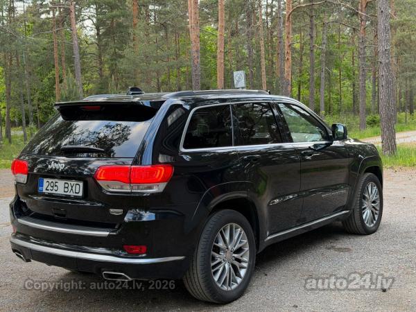 Black Jeep Grand Cherokee 2018 in Tallinn, with an engine capacity of 3.00 L and mileage of 140 thousand km for 21900 €, photo 4 on AUTOMOTO.COM.LV