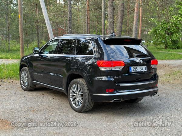 Black Jeep Grand Cherokee 2018 in Tallinn, with an engine capacity of 3.00 L and mileage of 140 thousand km for 21900 €, photo 5 on AUTOMOTO.COM.LV