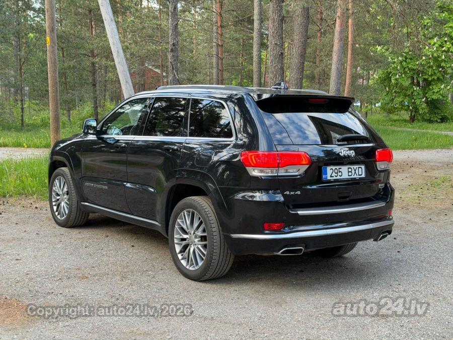 Melns Jeep Grand Cherokee 2018 Tallina, ar dzinēja tilpumu 3.00 L un nobraukumu 140 tūkst. km par 21900 €, foto 6 vietnē AUTOMOTO.COM.LV