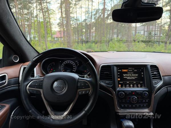 Black Jeep Grand Cherokee 2018 in Tallinn, with an engine capacity of 3.00 L and mileage of 140 thousand km for 21900 €, photo 9 on AUTOMOTO.COM.LV