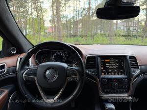 Melns Jeep Grand Cherokee 2018 Tallina, ar dzinēja tilpumu 3.00 L un nobraukumu 140 tūkst. km par 21900 €, foto 10 vietnē AUTOMOTO.COM.LV
